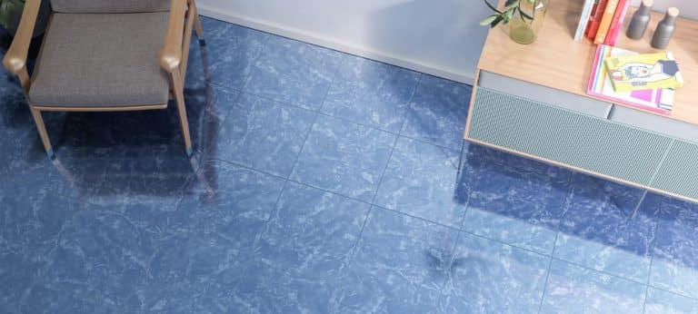 5 ideas decorativas en pisos con ocre azul para el hogar